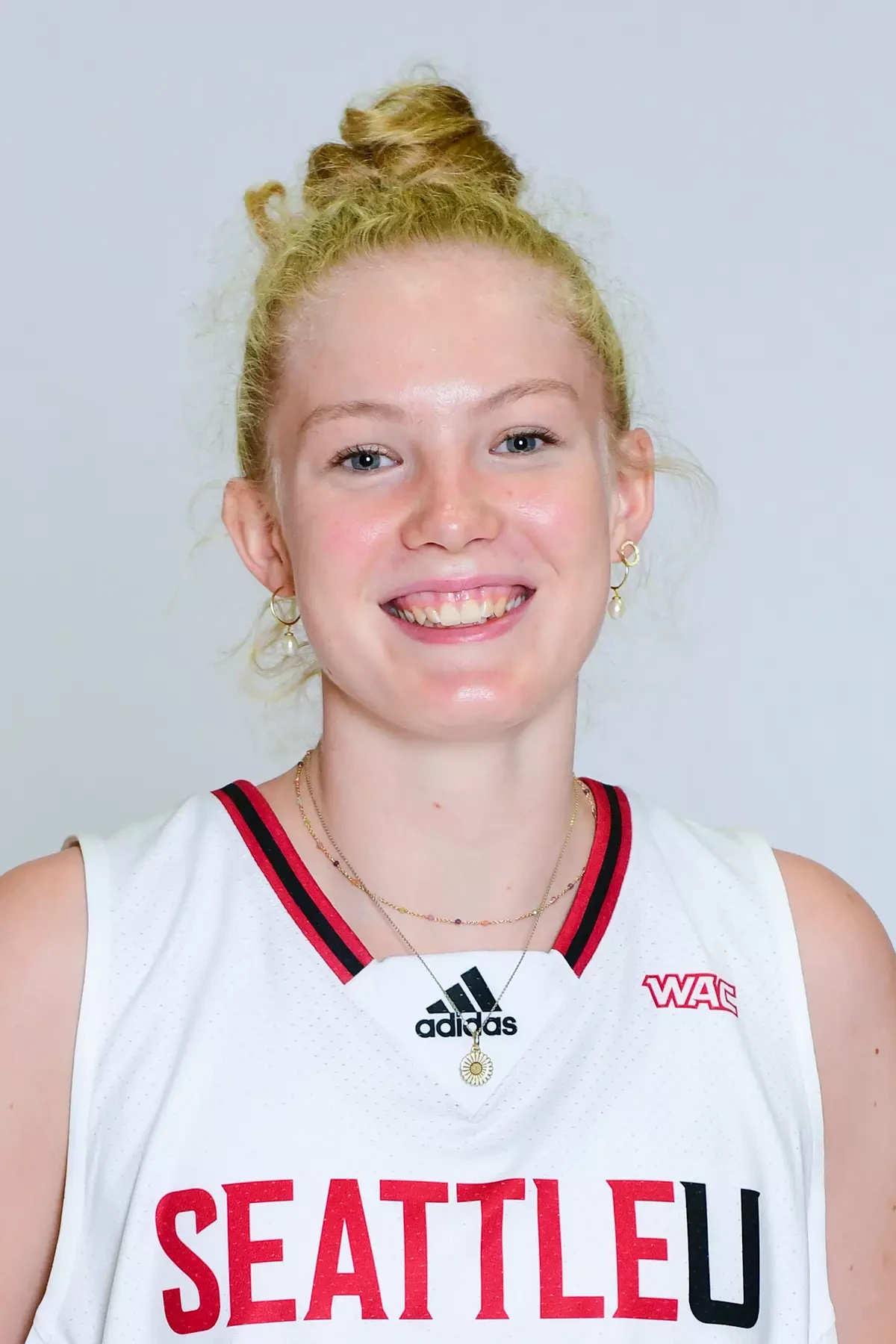 Lisa Michaelsen - 2022-23 Women's Basketball Roster - Seattle ...
